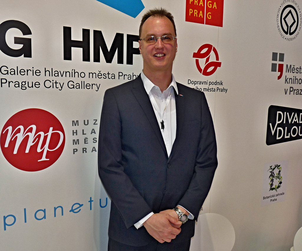 Slepička: Večerní Praha turisty fascinuje - Horydoly.cz - Outdoor ...